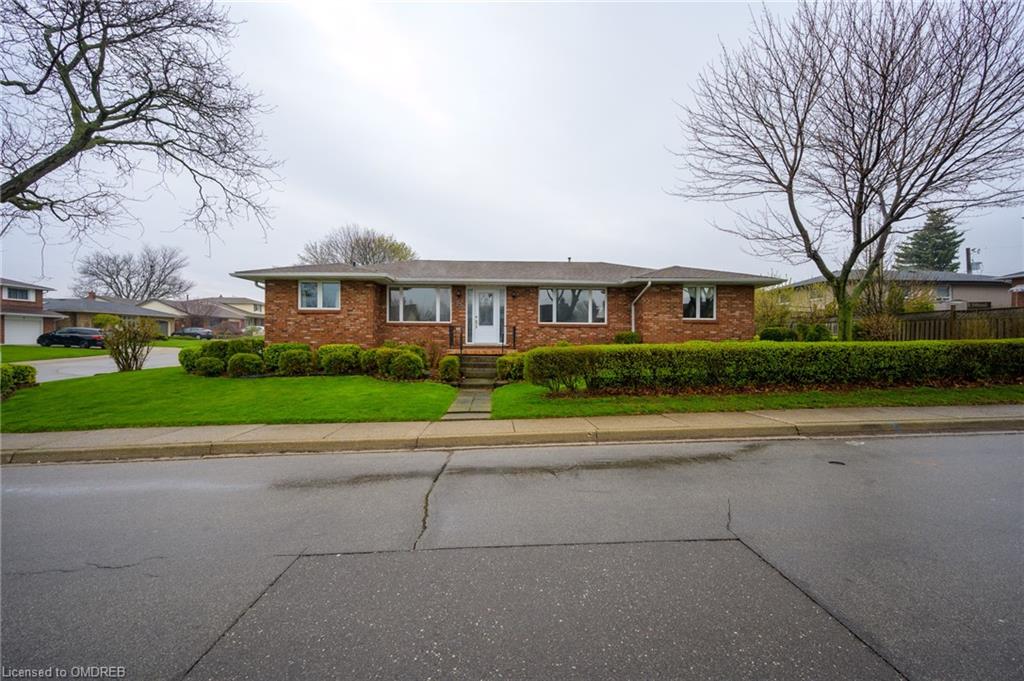 161 Guildwood Drive, Hamilton, Ontario L9C6Z4 Sold History | HouseSigma