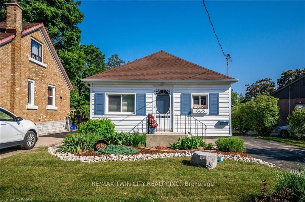 668 Guelph St, Waterloo, Ontario Sold History | HouseSigma